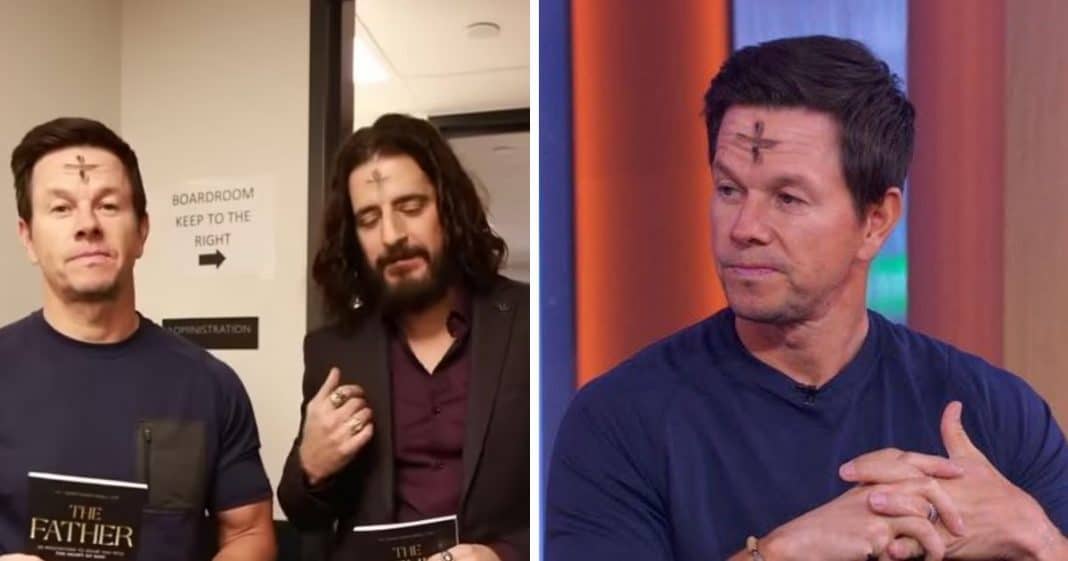 Católico devoto, Mark Wahlberg exibe orgulhosamente uma cruz em sua ...